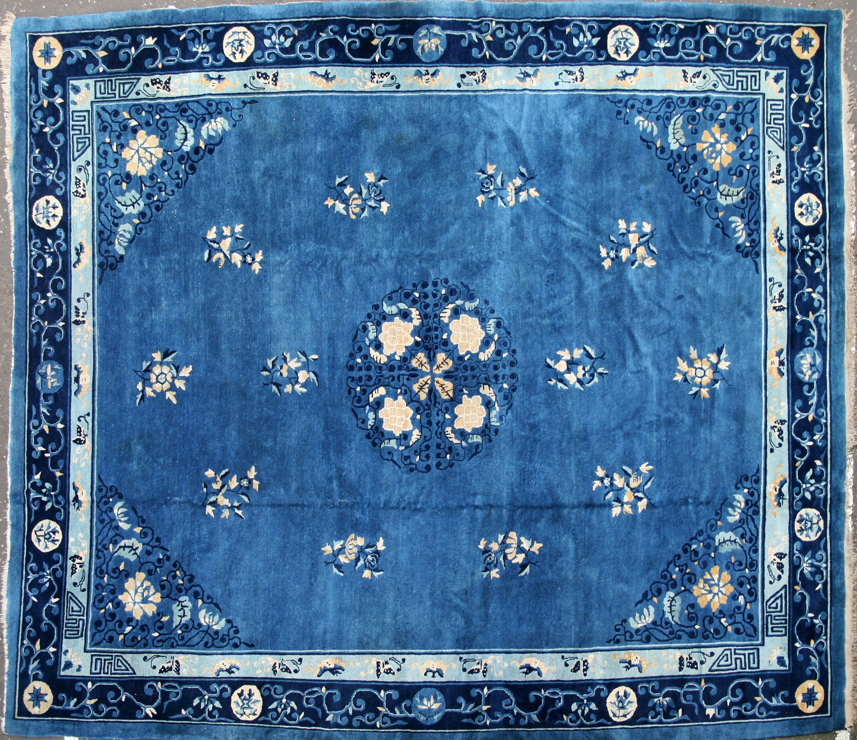 CHINESE CARPET EARLY 20TH CENTURY | 6 April 2013