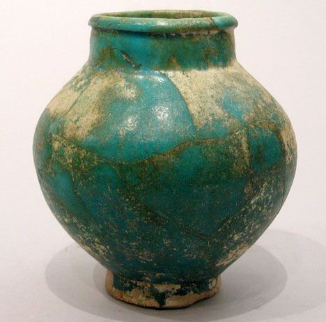 Past auction: Syrian Rakka ware container 12th/13th century | September ...