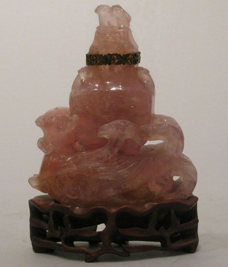 Past auction: Chinese rose quartz urn | September 9, 2005